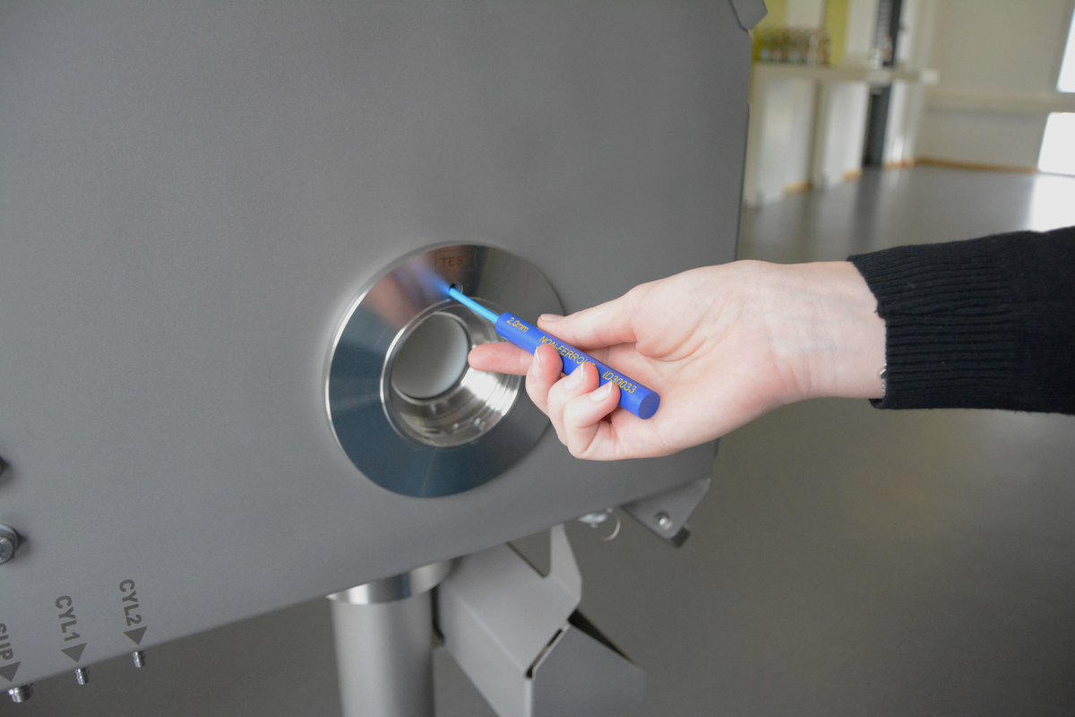 Testing of the performance of foreign body detectors according to BRC ...